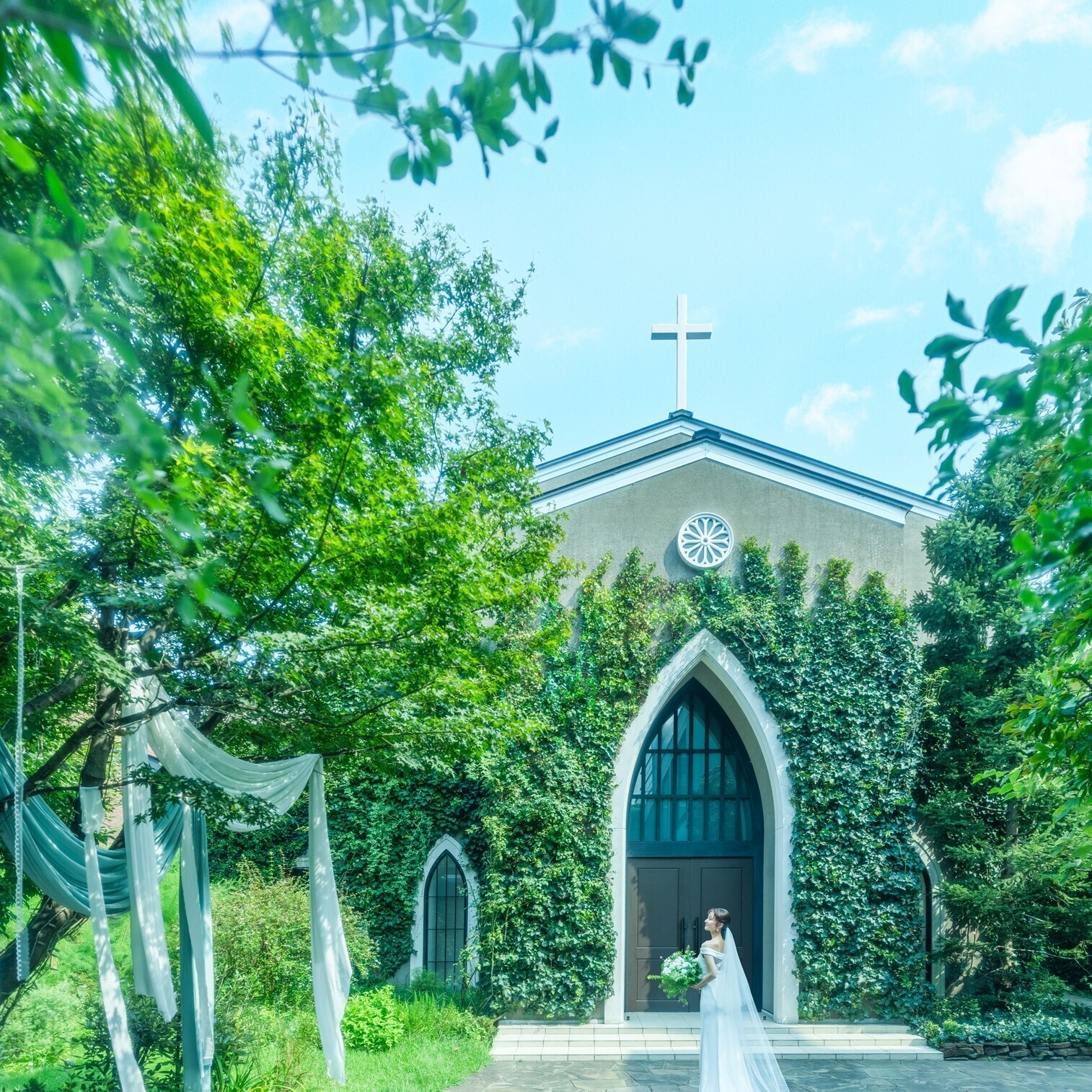 南青山サンタキアラ教会 平日限定 貸切見学＆130万優待 森の教会×上質おもてなし体験 ｜ 結婚スタイルマガジン